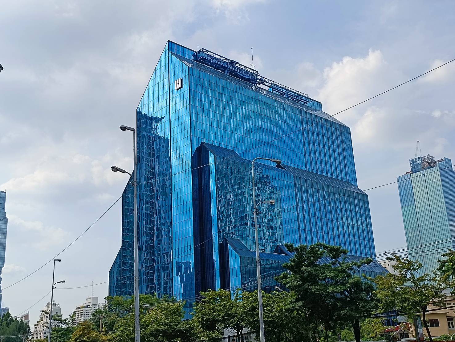 อาคาร หะรินธร ทาวเวอร์ - อาคารสำนักงาน Harindhorn Tower